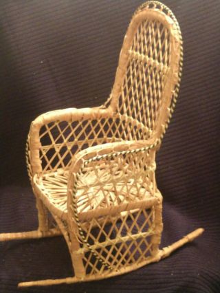 Wicker Rocking Chair - Sold Auction Prices & Past Sales | Avaluer Price ...