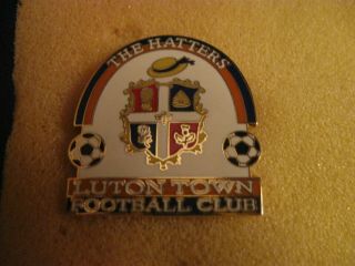 RARE OLD LUTON TOWN FOOTBALL CLUB (1) LARGE ORANGE ENAMEL PRESS PIN ...